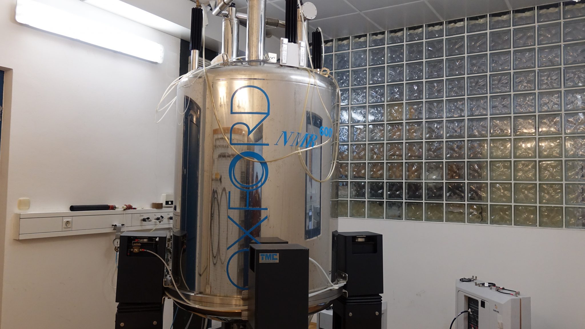 600 MHz Nuclear Magnetic Resonance Spectrometer (Magic) - Ceric